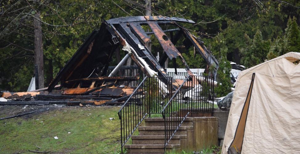 Fire destroys home in Lanark Highlands; man jumps to safety