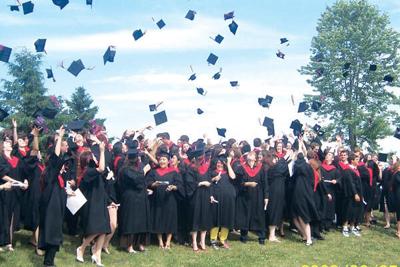West Carleton tips hat to 2009 graduates
