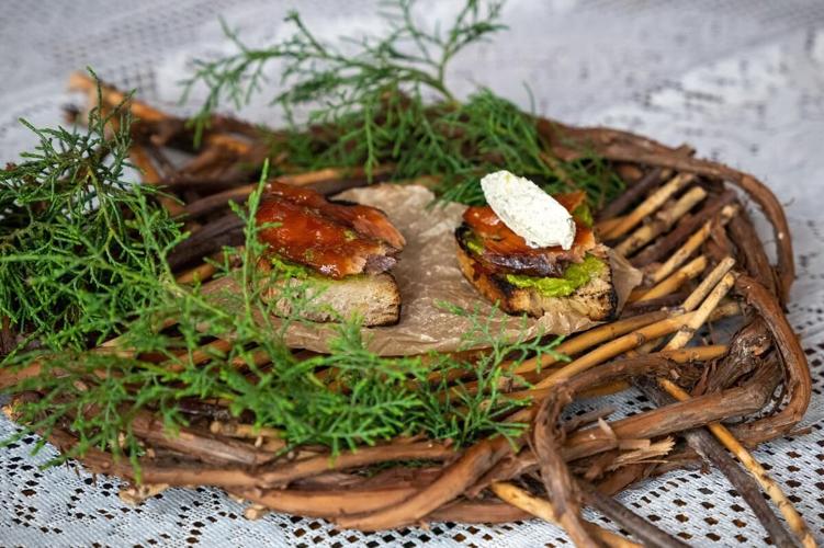 10 wild foods to forage in Ontario in the spring and summer