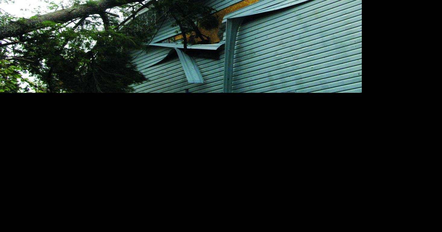 Storm causes heavy damage near Shamrock