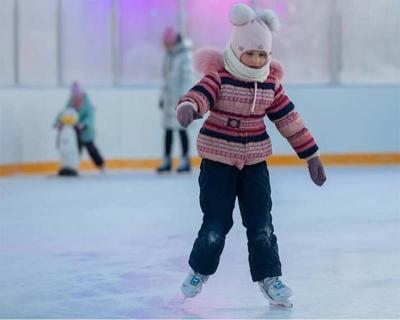 Free skating at Beckwith Recreation Complex during Christmas