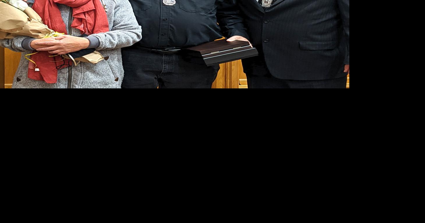 Perth Medal bestowed on Steve Tennant by mayor