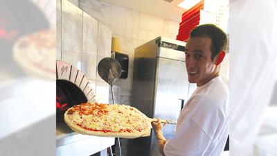 The crust is the thing at Fiamme Pizza | Dining | insidetucsonbusiness.com