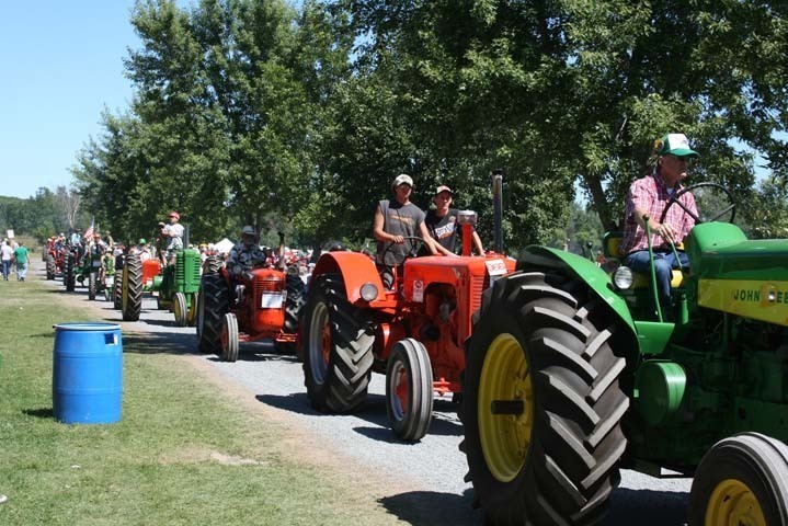 Almelund Threshing Show | | isanti-chisagocountystar.com