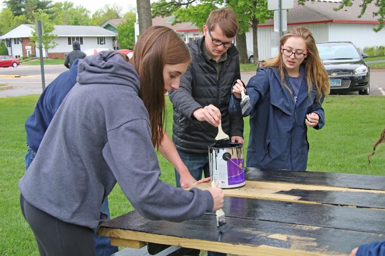 Everybody wins on Community Service Day | Columns | isanti ...
