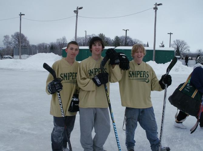 Hockey players hit the ice to remember Beau Berglund | | isanti-chisagocountystar.com