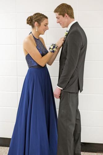 High fashion highlights North Branch prom | News | isanti ...