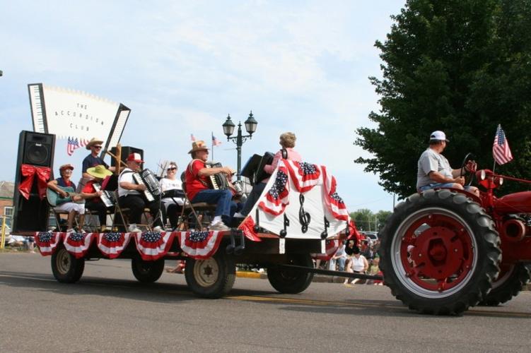 Saturday: Were you SIGHTED at the Fair Parade? | | isanti ...