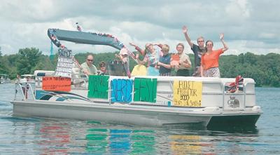 Nerds win boat parade | | isanti-chisagocountystar.com