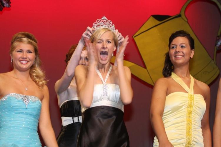 [photos] 2010 Cambridge Ambassadors | | isanti-chisagocountystar.com