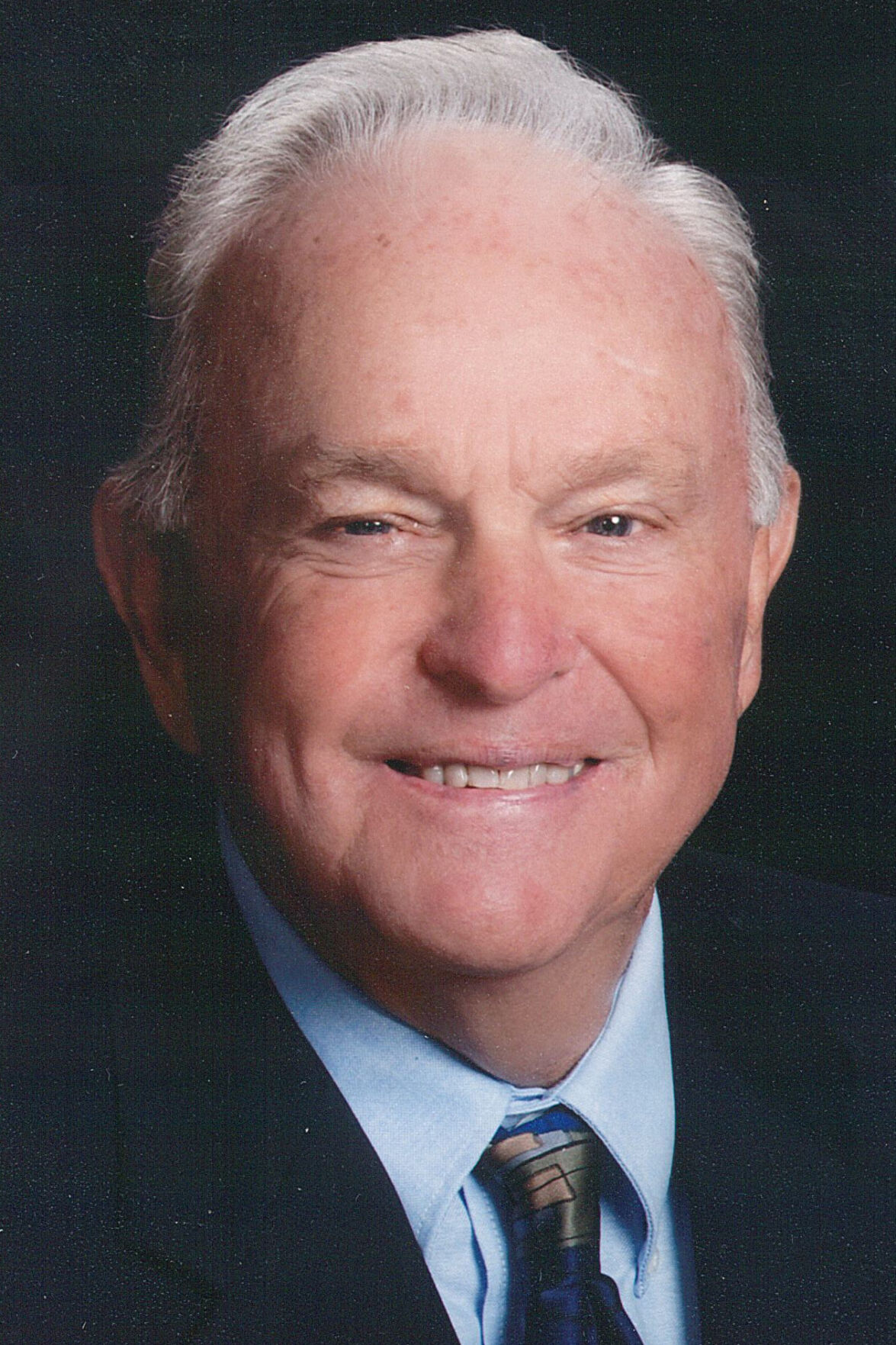 Donald John Holmquist | Obituaries | isanti-chisagocountystar.com