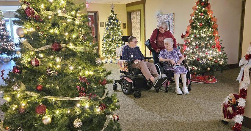 ‘Mini Bentleyville’ shines inside GracePointe Crossing | News | isanti ...