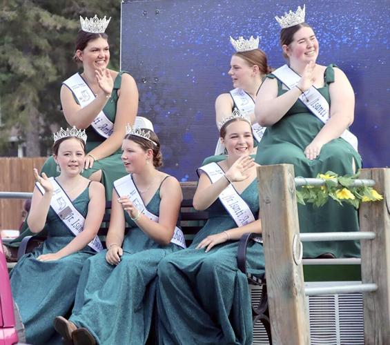 Isanti Rodeo/Jubilee Days parade brings seemingly endless entertainment ...