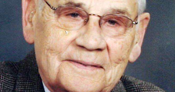Lester W. Lindstrom | Obituaries | isanti-chisagocountystar.com