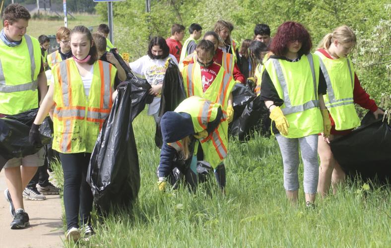 North Branch students spend part of school day performing community ...