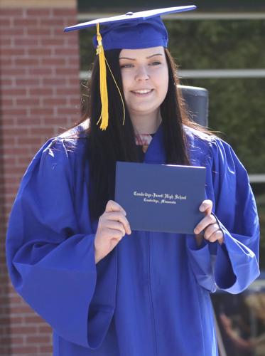 C-I Class of 2020 enjoys their moment in the sun | News | isanti ...