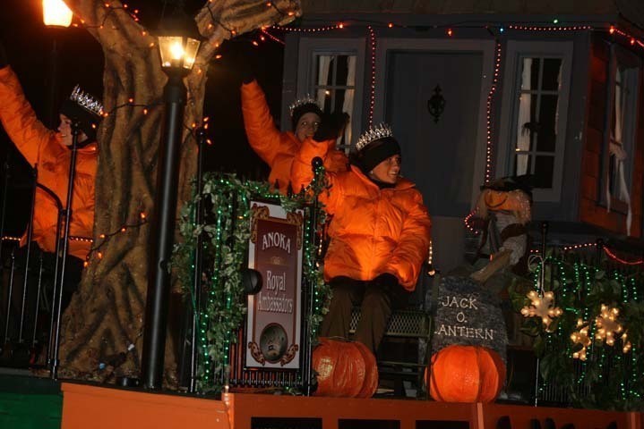 Snowflake Parade | | isanti-chisagocountystar.com