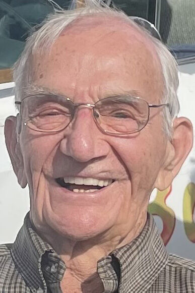 Gordon Neal Zipperer | Obituaries | isanti-chisagocountystar.com