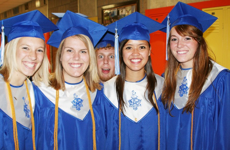 In photos: Mora High School graduation | | isanti-chisagocountystar.com