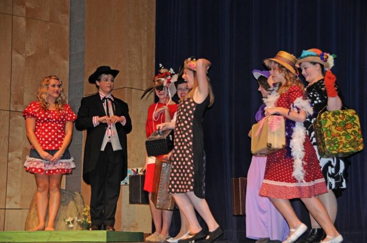 [photos] Cambridge-Isanti presents 'Li'l Abner' | | isanti ...