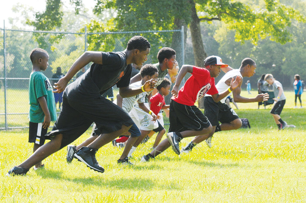 Next Generation Football Camp ‘real exciting’ for campers, coaches ...