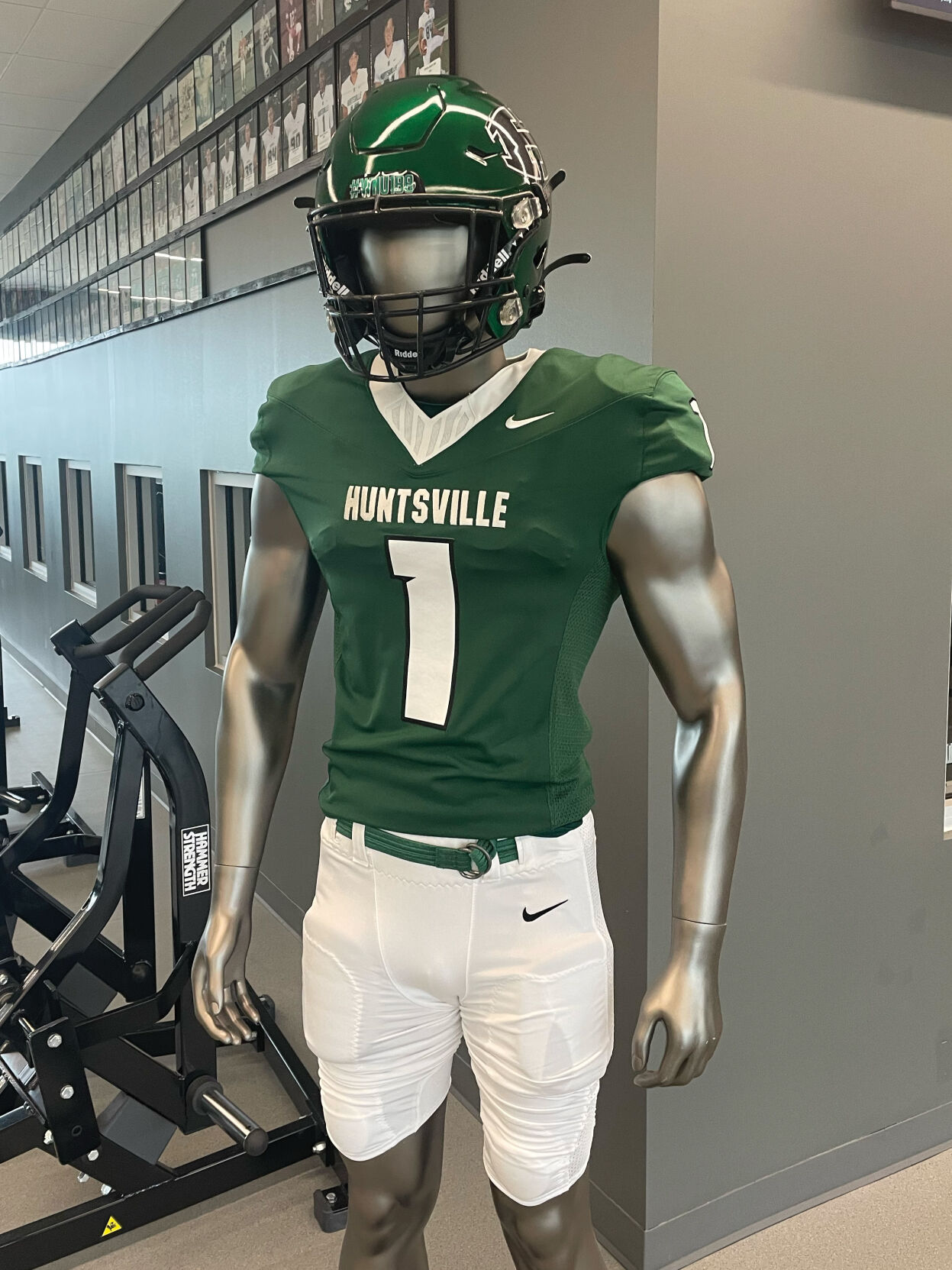 Huntsville football reveals new green jersey | Sports | itemonline.com