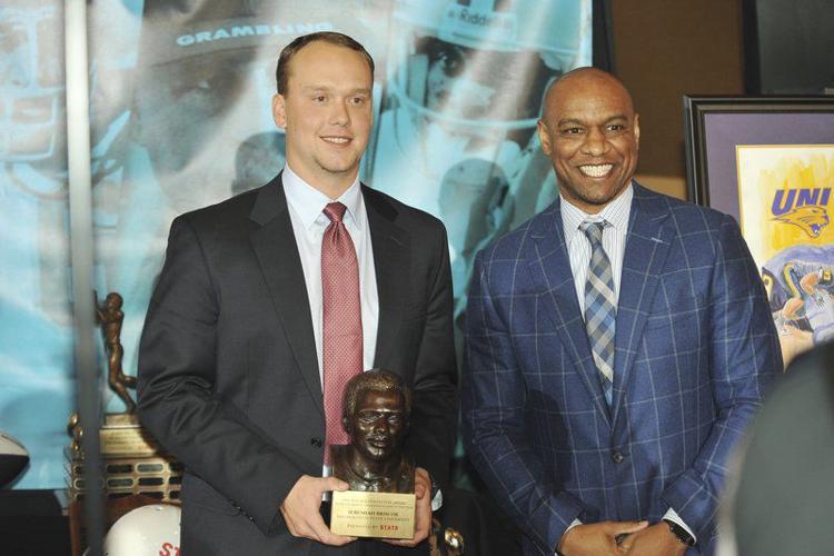 STATS FCS AWARDS BANQUET: Briscoe named 2016 Walter Payton Award winner ...
