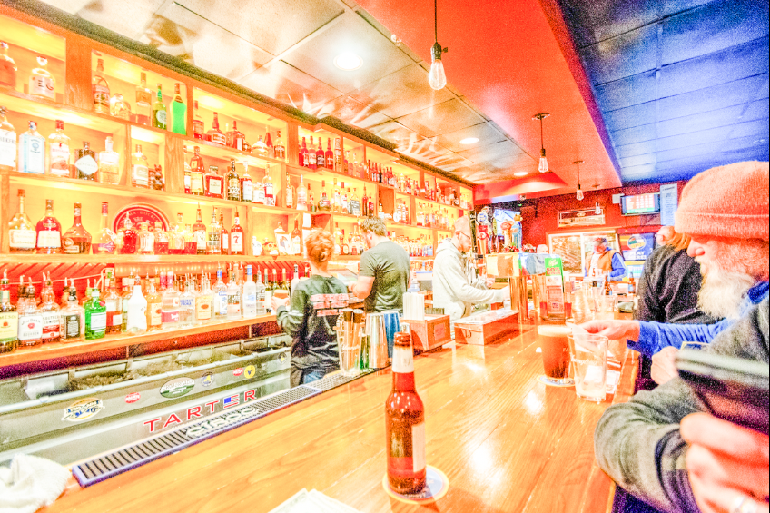 Crossroads Bar & Grille: Large portions, good taste and plenty of beers ...