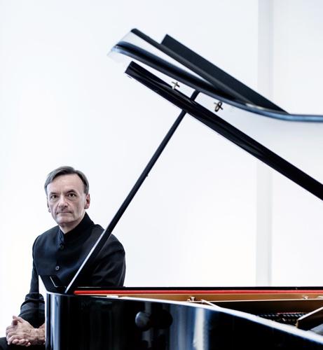 Pianist Sir Stephen Hough: Master of Many Arts | Music | ithaca.com