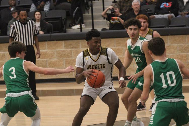 Alto beats Overton 55-45 in first game played on Devonte Mumphrey ...