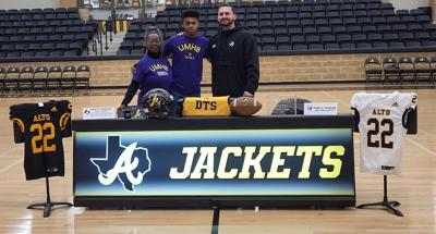 Khalil Reagan signs on with NCAA D-III national power Mary Hardin ...