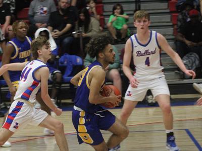 Jacksonville finishes with a bang to defeat Bullard, 64-61 | Sports | jacksonvilleprogress.com