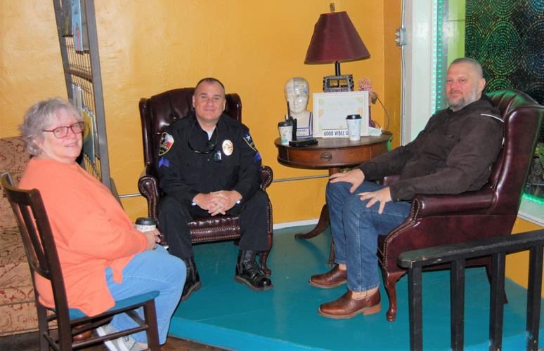 Daily Grind hosts Coffee with a Cop | Local News | jacksonvilleprogress.com