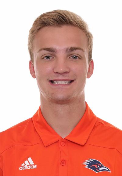 Owen McCown throws 2 TD passes in UTSA's loss to No. 20 Tennessee ...