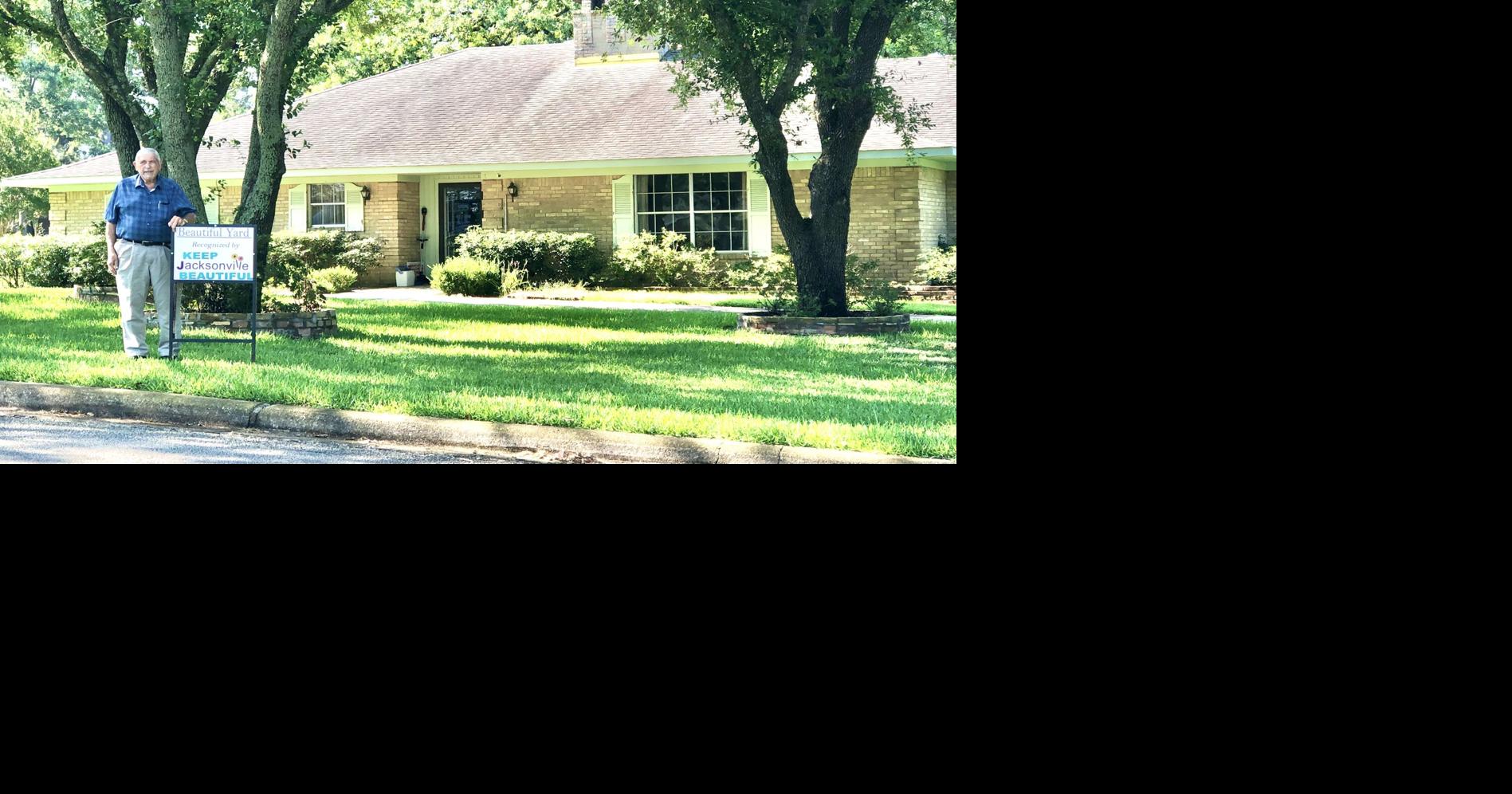 Jerry Ayers awarded Yard of the Month | News | jacksonvilleprogress.com