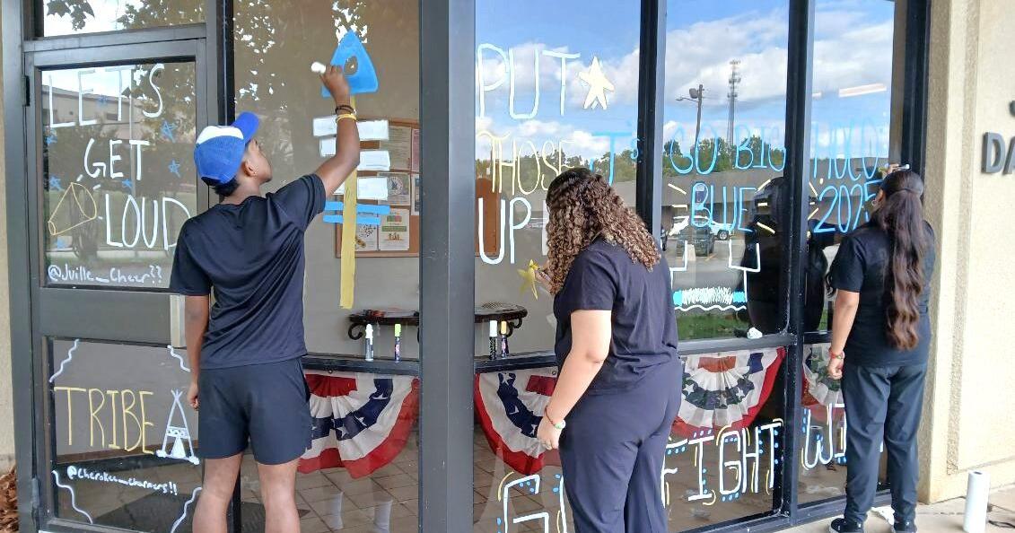 Jacksonville students decorate local storefronts for homecoming | Local ...