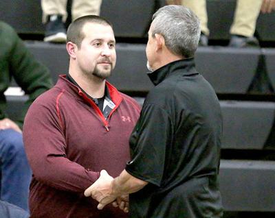 Glen Hicks' Wildcats top son Cole's Chiefs in coaches' first meeting ...