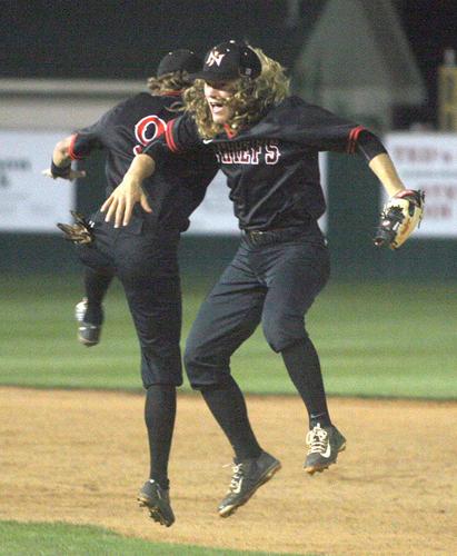 Chiefs advance to state semifinals for first time | Sports | jcsentinel.com