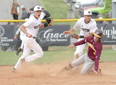 Wildcats, Mustangs split to start Class 5A playoff series; Game 3 today ...