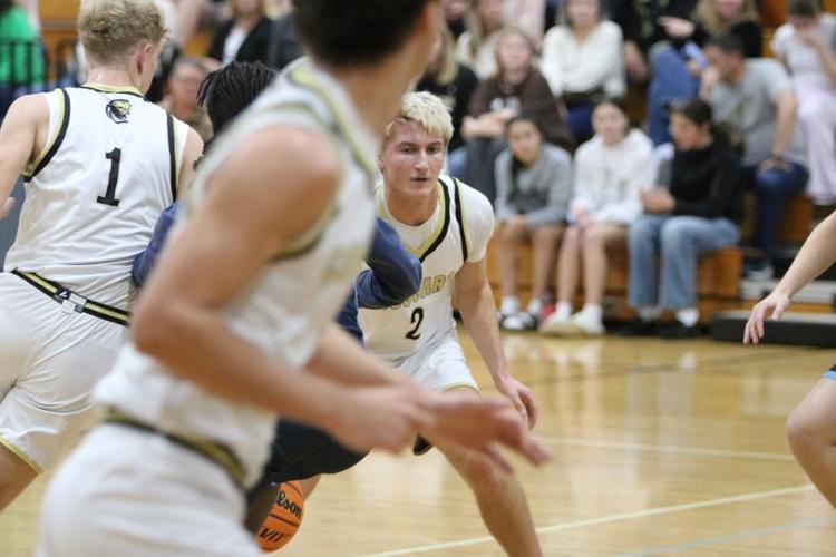PHOTOS: Swansboro downs Croatan in boys basketball | Sports | jdnews.com