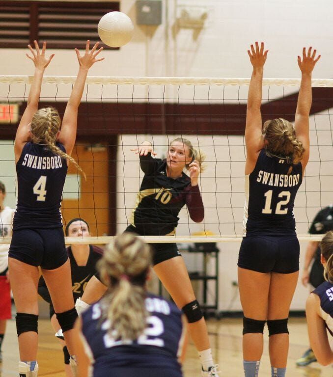 Swansboro finishes strong, downs Dixon in five sets in volleyball ...