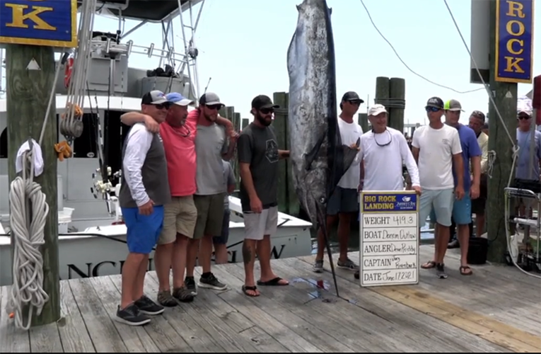 Morehead City's Joey Rivenbark, Dancin' Outlaw brings in marlin at Big ...