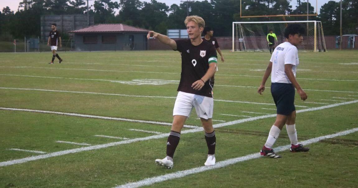 Dixon's Christian Conley, Tyler Gregory adjusting to new soccer team ...