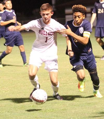 Bulldogs fight off Monarchs 4-3 in ECC soccer tilt | Sports | jdnews.com