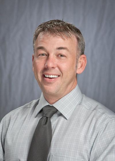 Onslow principal receives distinguished alumni award | News | jdnews.com