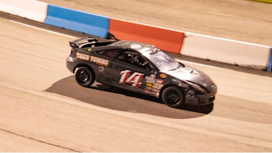 Jacksonville's Nathan Hall returns to victory at New River All-American ...