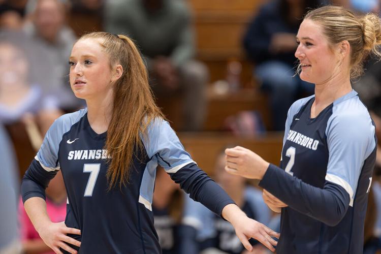'On the same wavelength': Hislop sisters enjoy being Swansboro ...