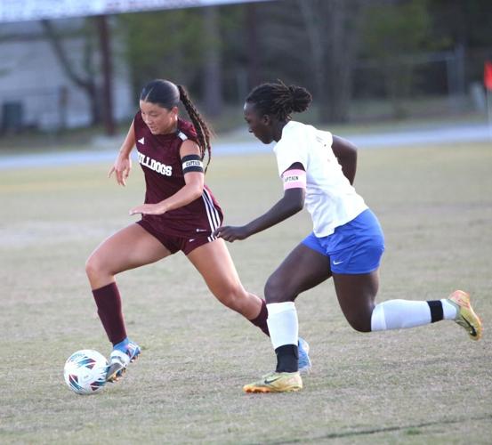 Dixon makes statement in girls soccer clash with Richlands | Sports ...