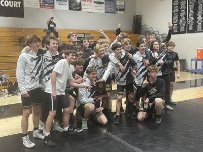 Croatan wrestling state runner-up, White Oak second in regional ...