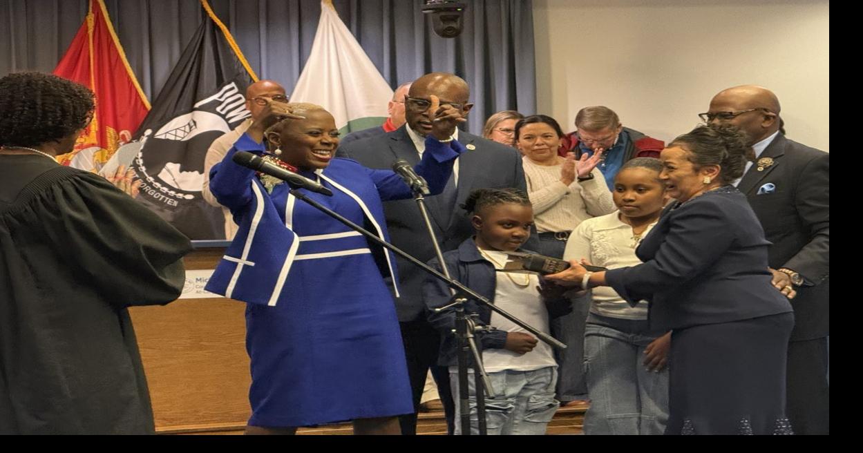 Newly elected city council members take oath of office | Local News ...